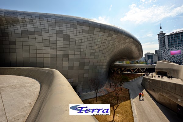 DDP (Dream, Design, Play) in Seoul / 동대문디자인플라자(Dongdaemun Design Plaza ...