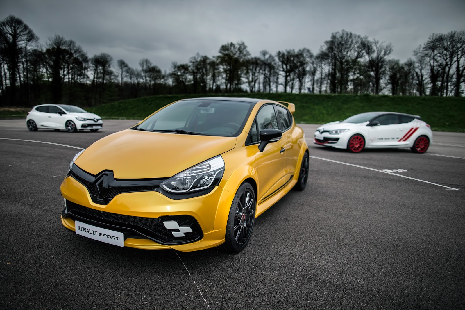 Renaultsport Clio RS16 - Fix It With A Hammer