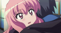 AQUELE MUNDO BOBO: Gifs Zero no Tsukaima