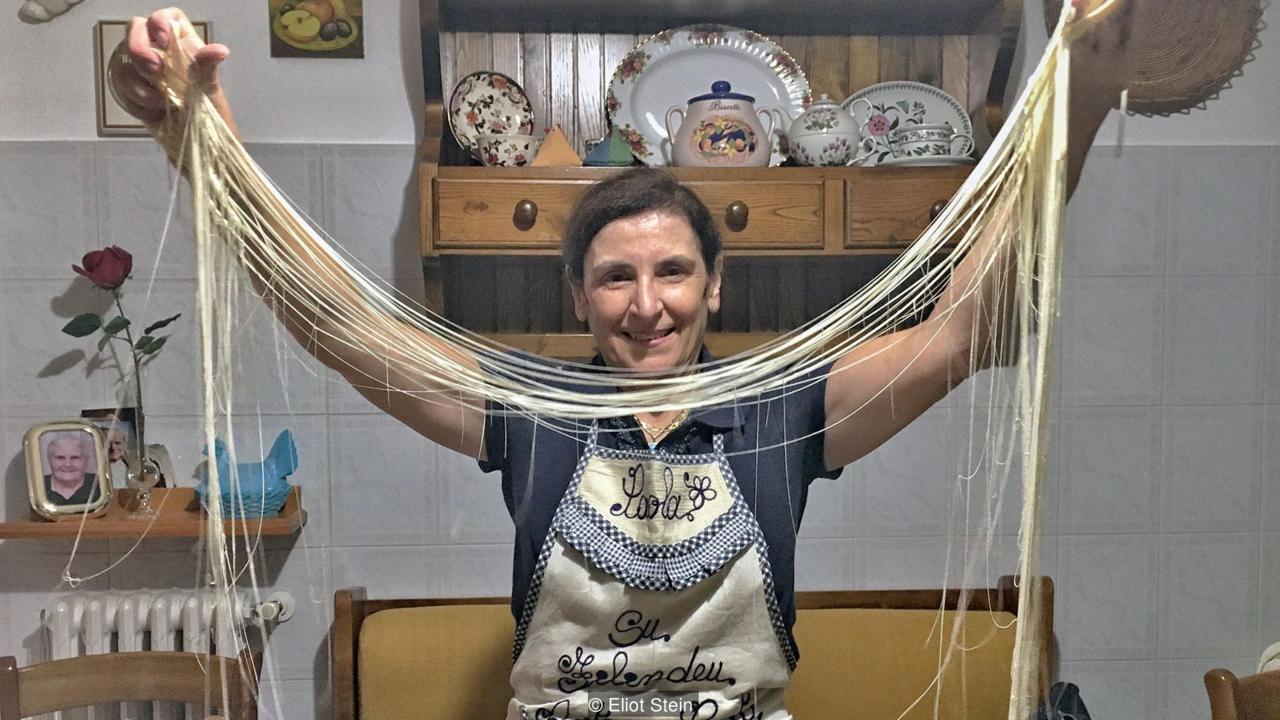 The Rarest Pasta In The World - "Su filindeu" 300 year secret from Italy