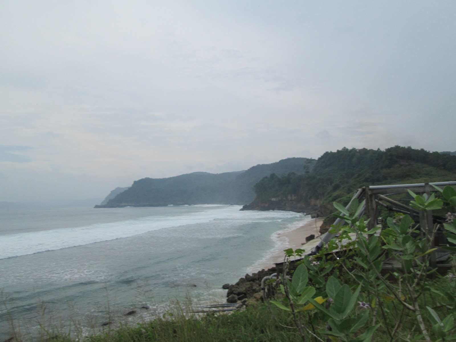 WISATA TULUNGAGUNG (TULUNGAGUNG TOURISME): Pantai Molang Pucanglaban ...