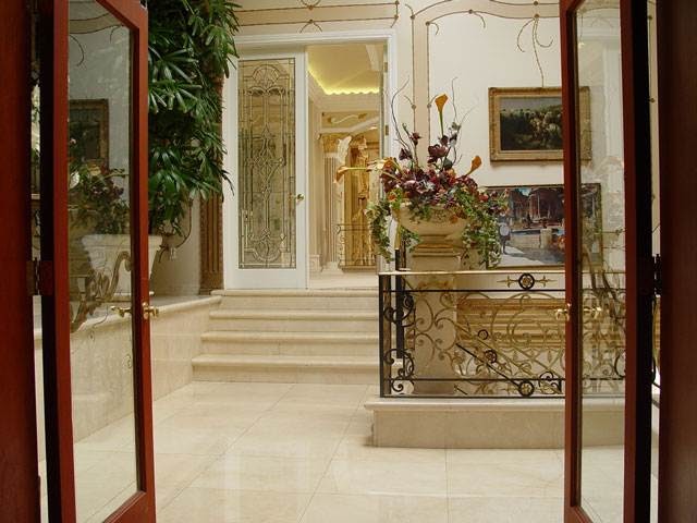 Robert Mugabe President of Zimbabwe Mugabe's £5 million Luxury Mansion ...