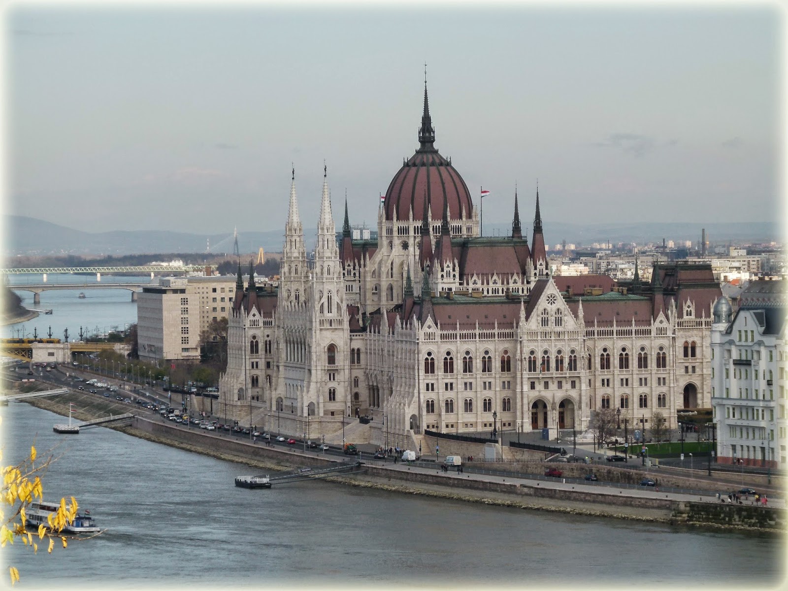 Viajar só?: Visita guiada ao Parlamento Húngaro!