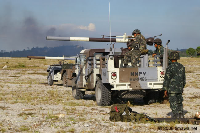 Desarrollo y Defensa: La Foto: Una idea cañón RCL 106 mm en un Humvee