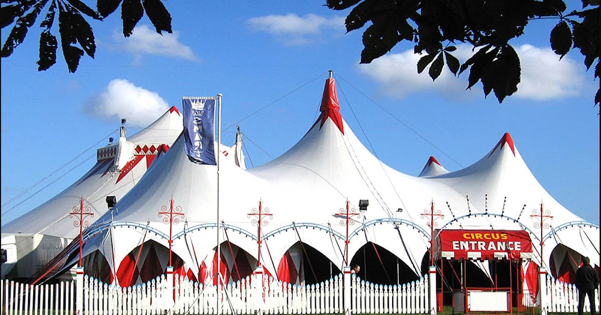 Buckles Blog: CIRCUS FENCES