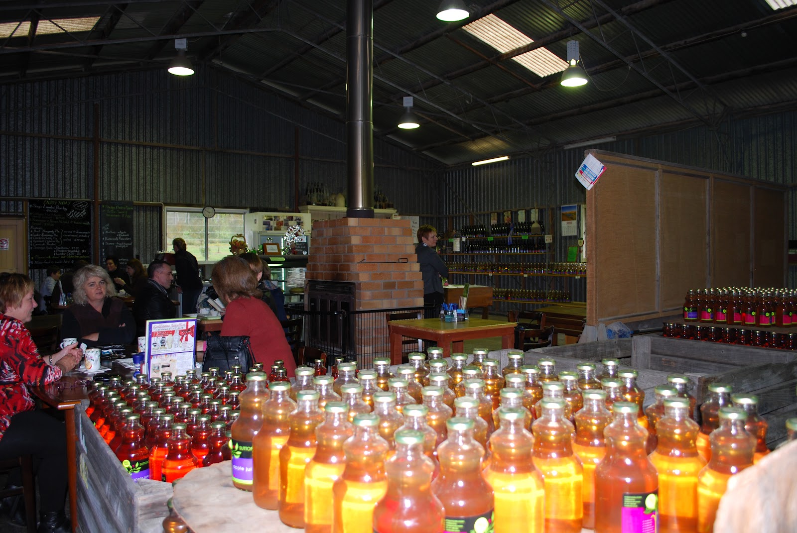 Food Trek Reviews: Sutton's Farm Licenced Cafe, Thulimbah, Queensland.