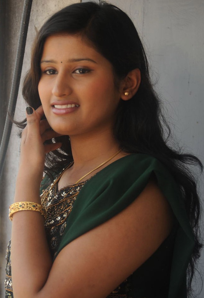 Barathi South Actress Cool Picture Gallery | obsession sweet
