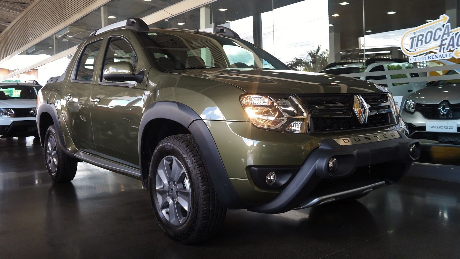 Os detalhes da Renault Duster Oroch 1.6 (Expression e Dynamique)