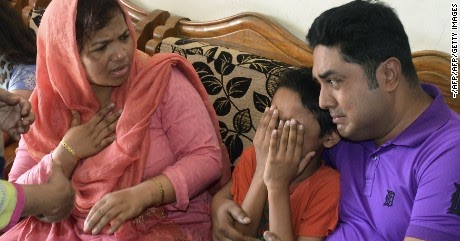 #BreakingNews Wife of Police who fought Terrorism murdered in front of her Child in Bangladesh ...