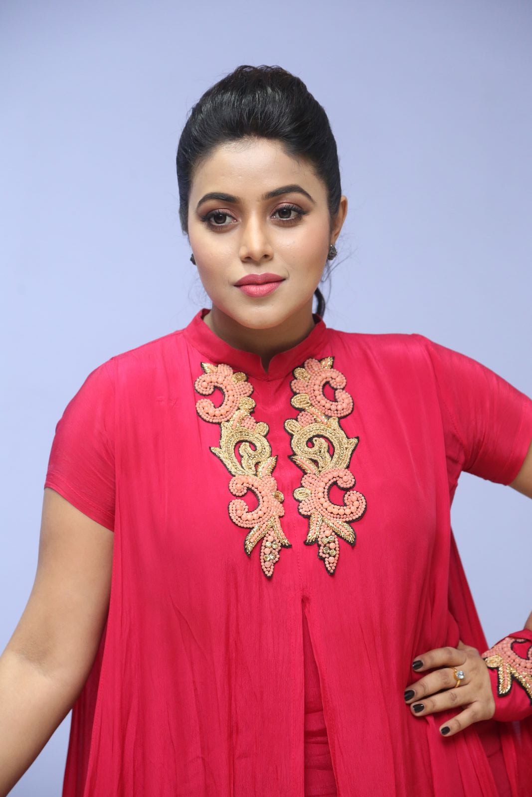 Actress Poorna latest sizzling photos gallery
