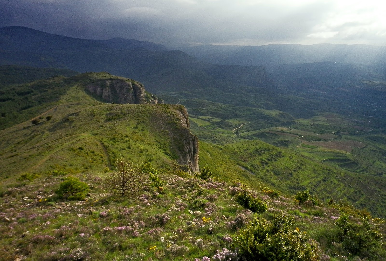 TRACKSRIOJA: Paseo por la historia de Nalda--Senderísmo