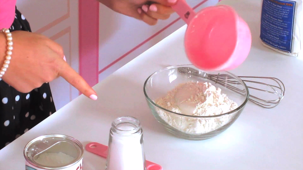 {VIDEO} How To Make Homemade Self-Rising Flour Substitute | Baking 101 ...