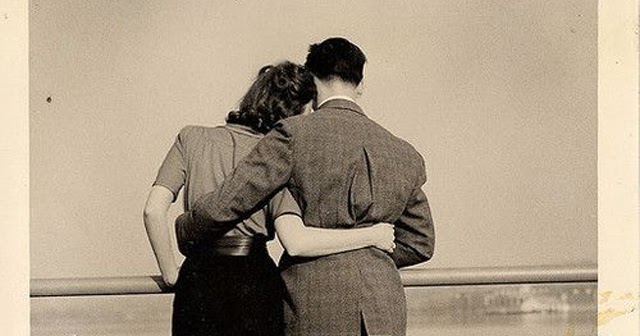 42 Vintage Snapshots That Show What Couples Wore in the 1940s ~ Vintage ...