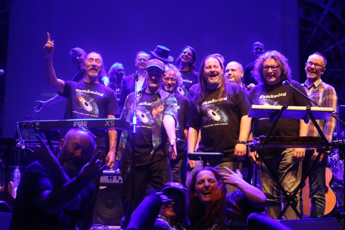 Blues Perişan: Büyük Orkestra ile HAWKWIND