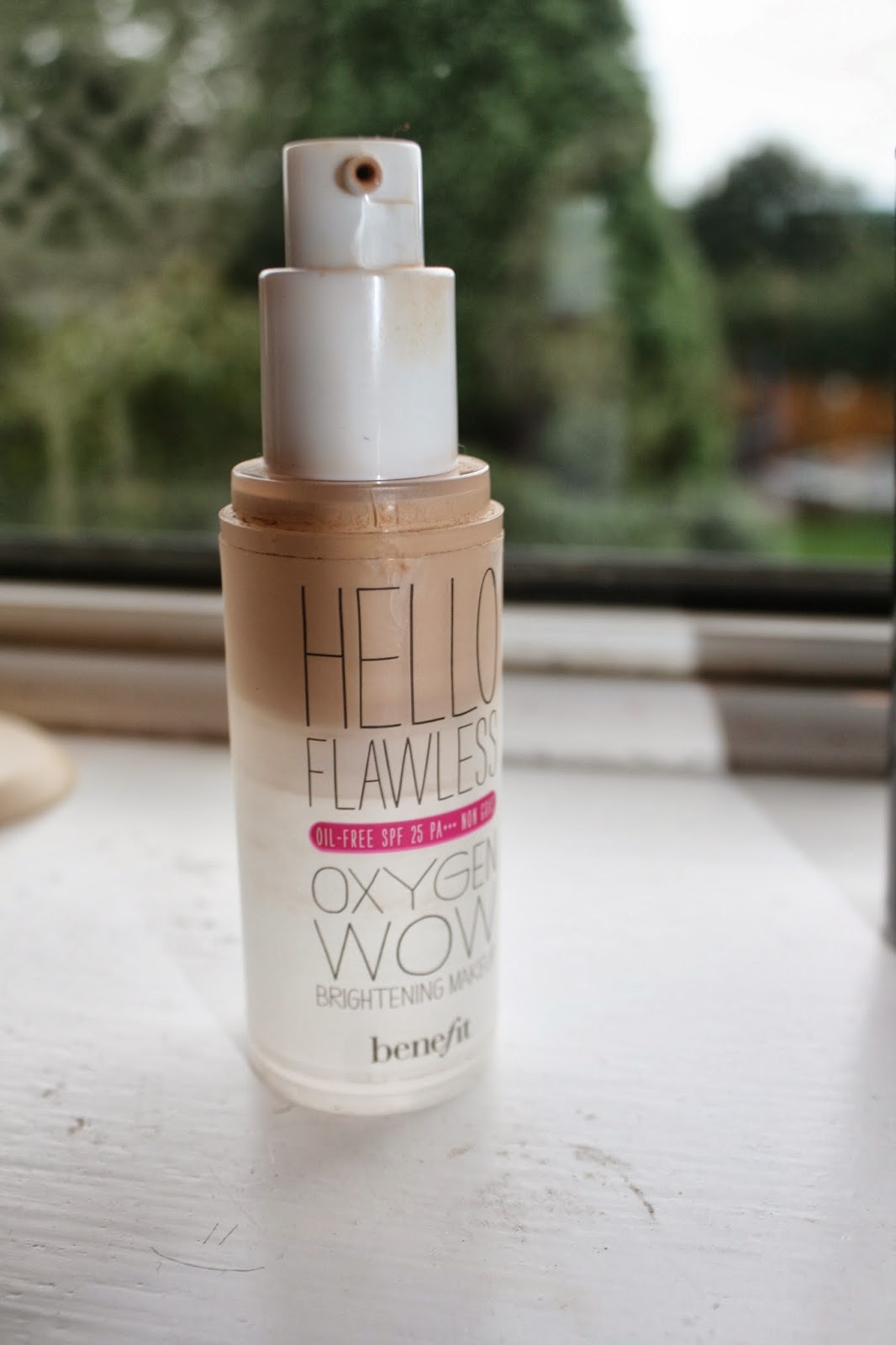 Alarah: Review of Benefit's 'Hello Flawless Oxygen Wow' Foundation