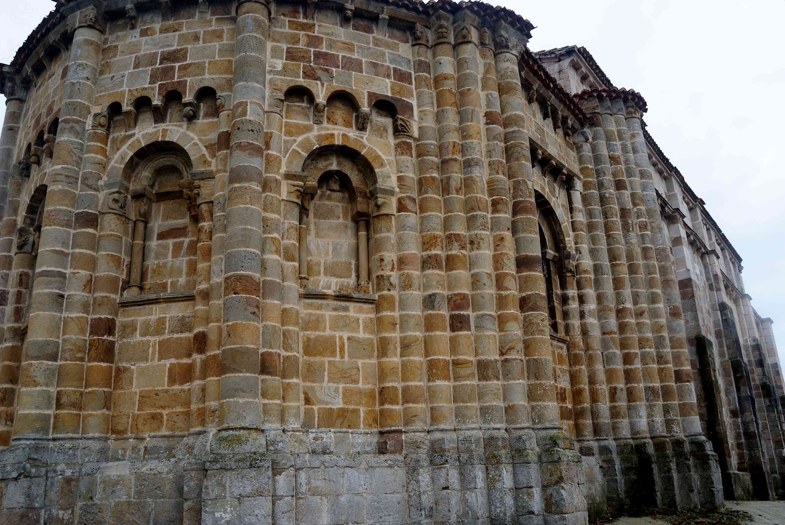 Tras los pasos del Románico: Vallejo de Mena, Románico Burgalés