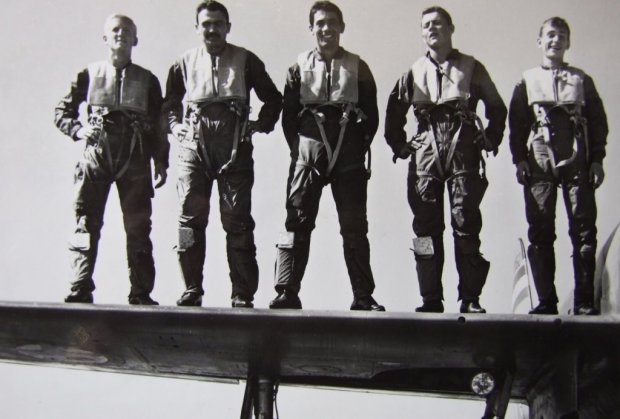 Titova Jugoslavija: MEMOARI PILOTA JNA: Kabina tanderdžeta se otvorila ...