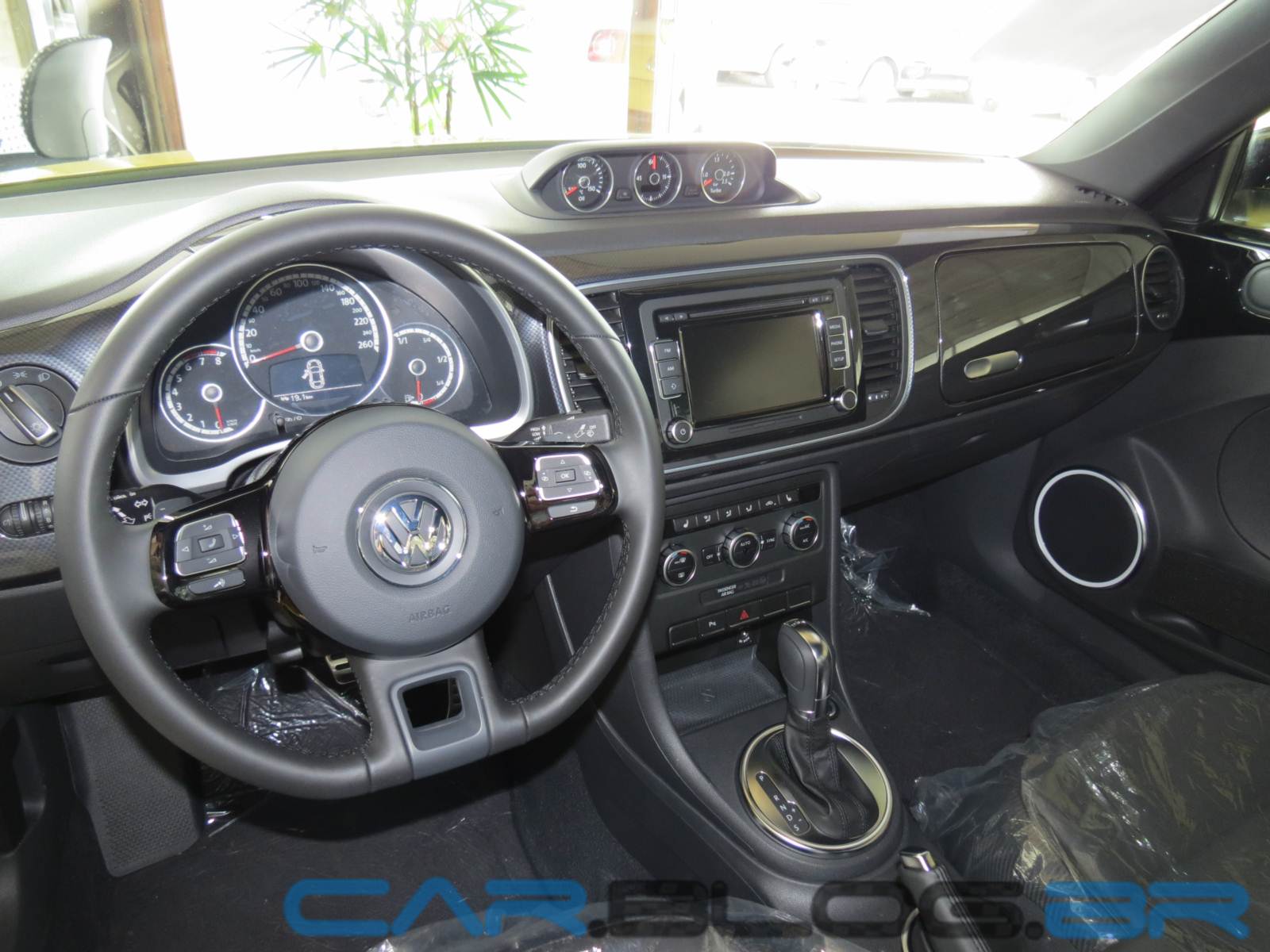 Volkswagen Fusca 2013 tem preço de R$ 109.502 completo