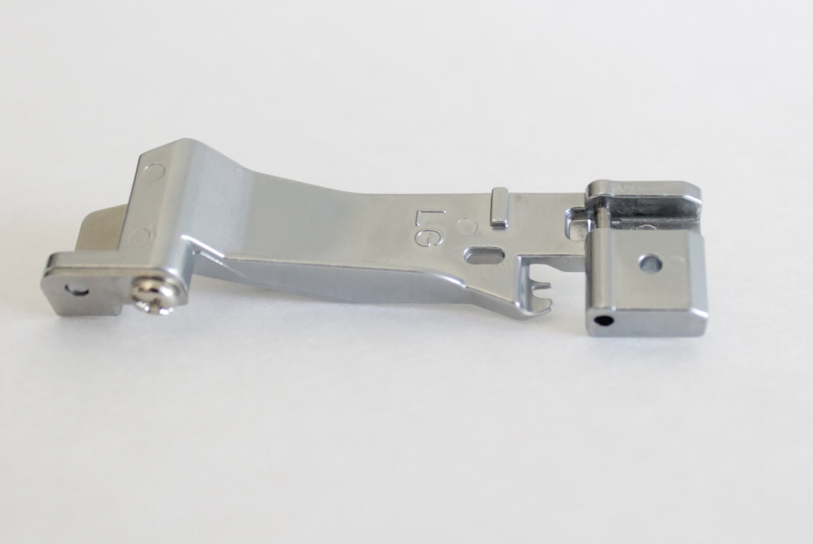 Make It Handmade: Tutorial: Super Simple Serger Ruffles