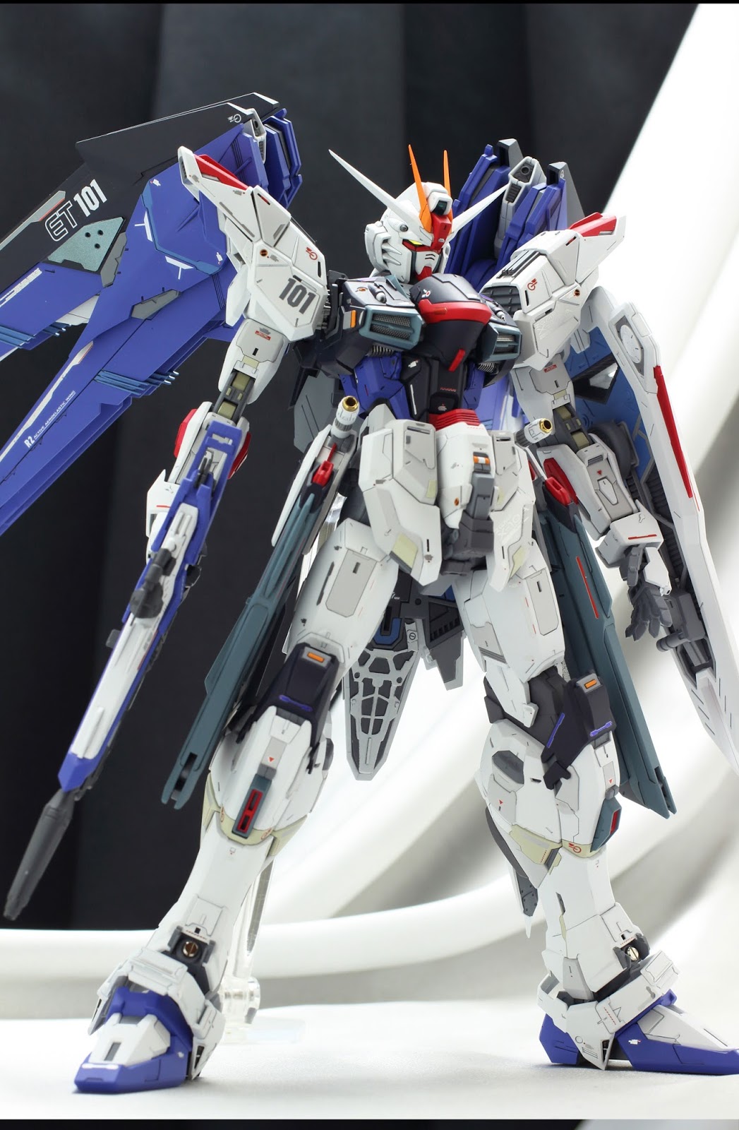 Custom Build: MG 1/100 Freedom Gundam Ver. 2.0 [Detailed]