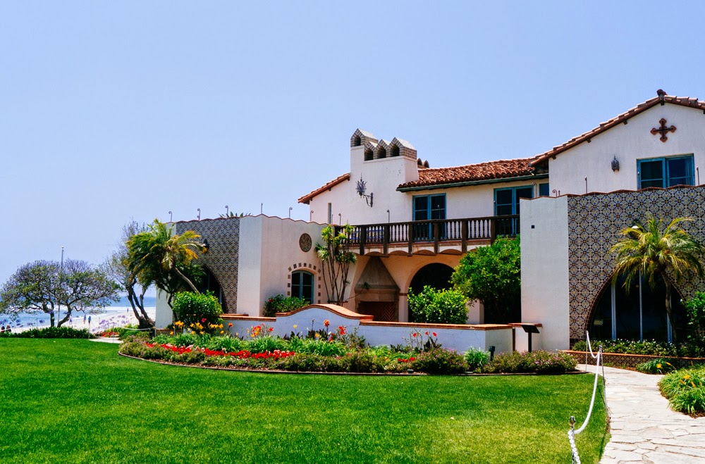 A Prima Vista: The Adamson House | Malibu