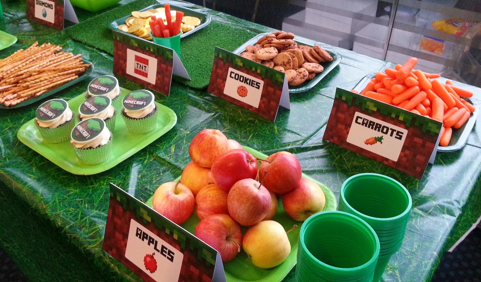 My sugar coated life...: Minecraft dessert table fun at Gamecity