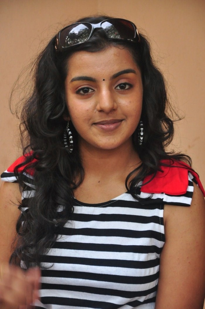 Actress Divya Nagesh Stills ~ Cinindya
