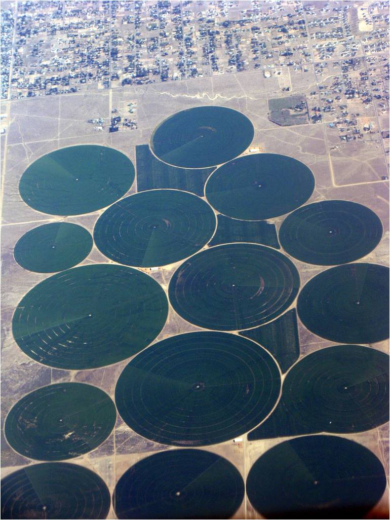 Center Pivot Irrigation: The Real Crop Circles ~ Kuriositas