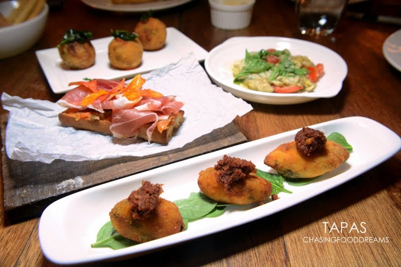 CHASING FOOD DREAMS: Mediteca, Fraser Place: New Sumptuous Menu Awaits!