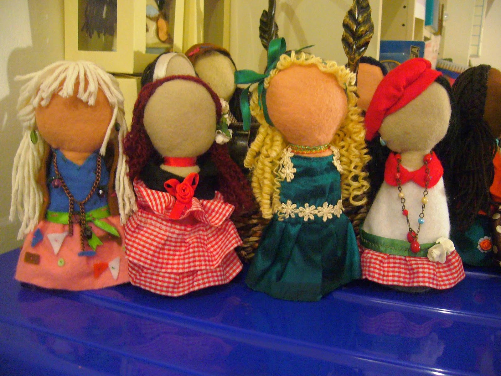 Dolls and I: More faceless felt dolls 2010