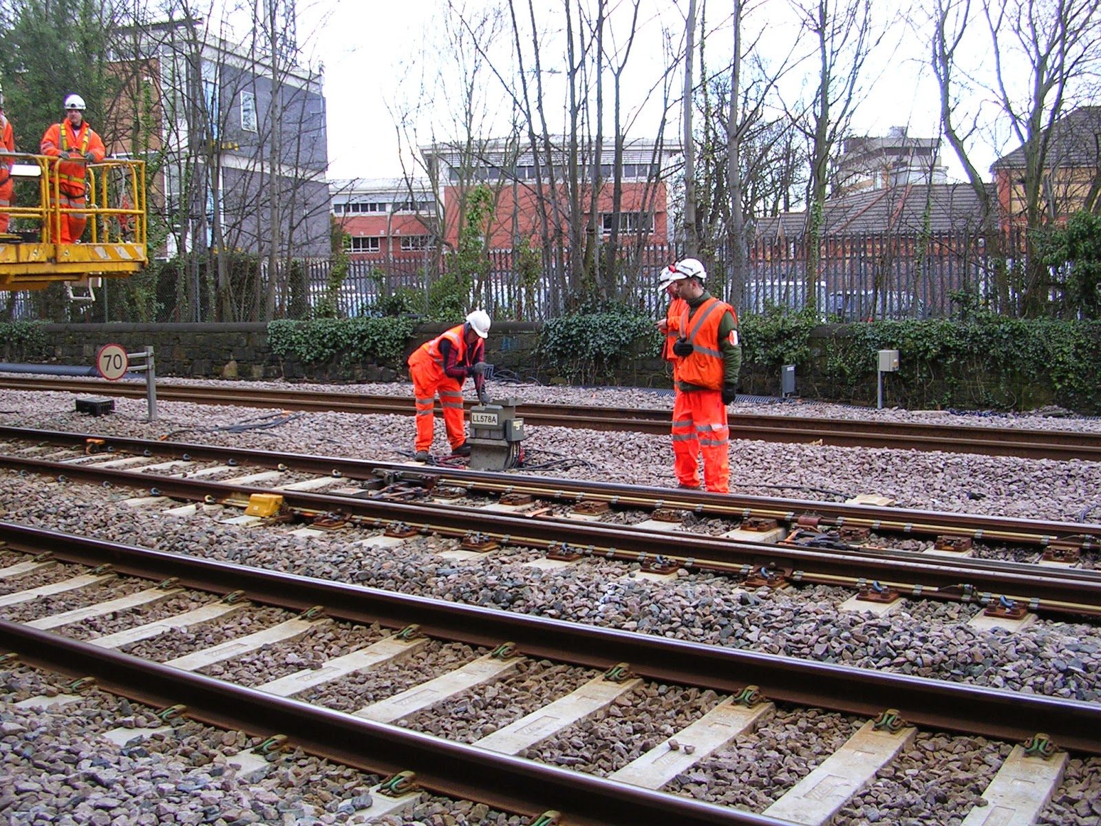 Northwest Sparks News: Wiring at Huyton Junction