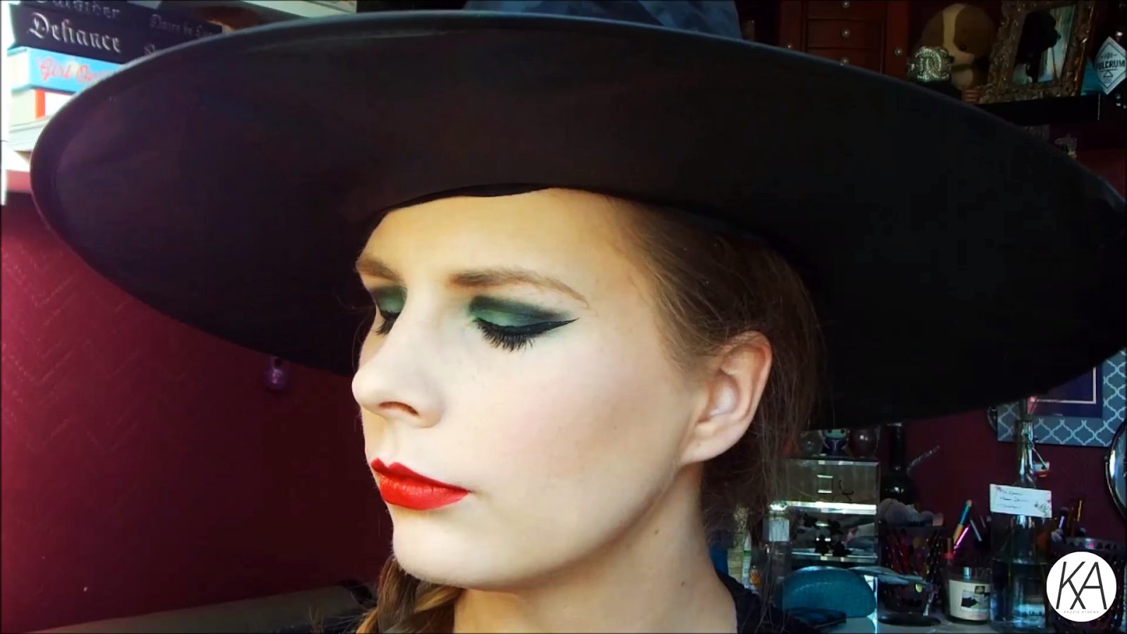 HALLOWEEN || Elphaba [Wicked] Inspired Simple Makeup Look