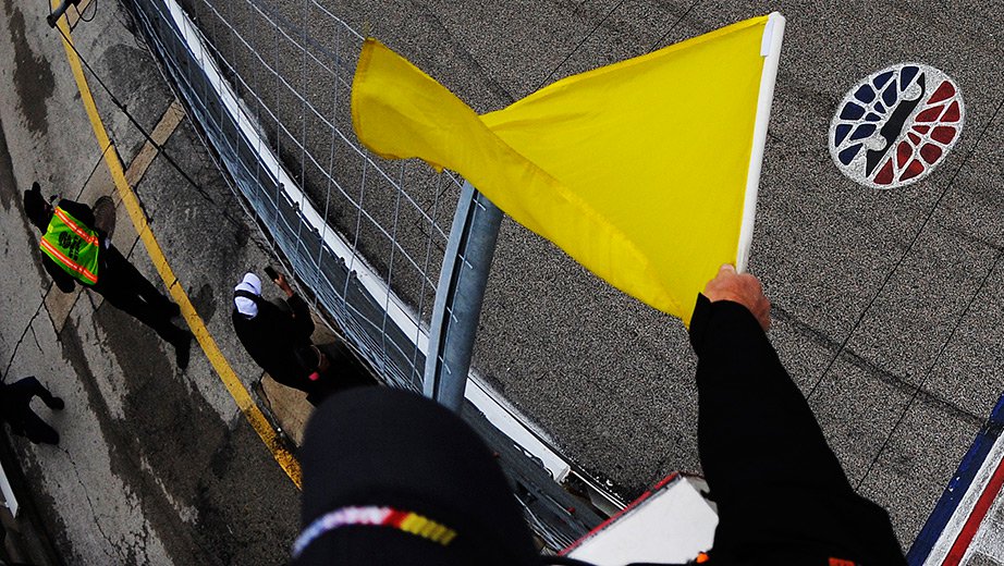 NASCAR Race Mom: Chase Elliott and NAPA Entertain Fans During Yellow ...