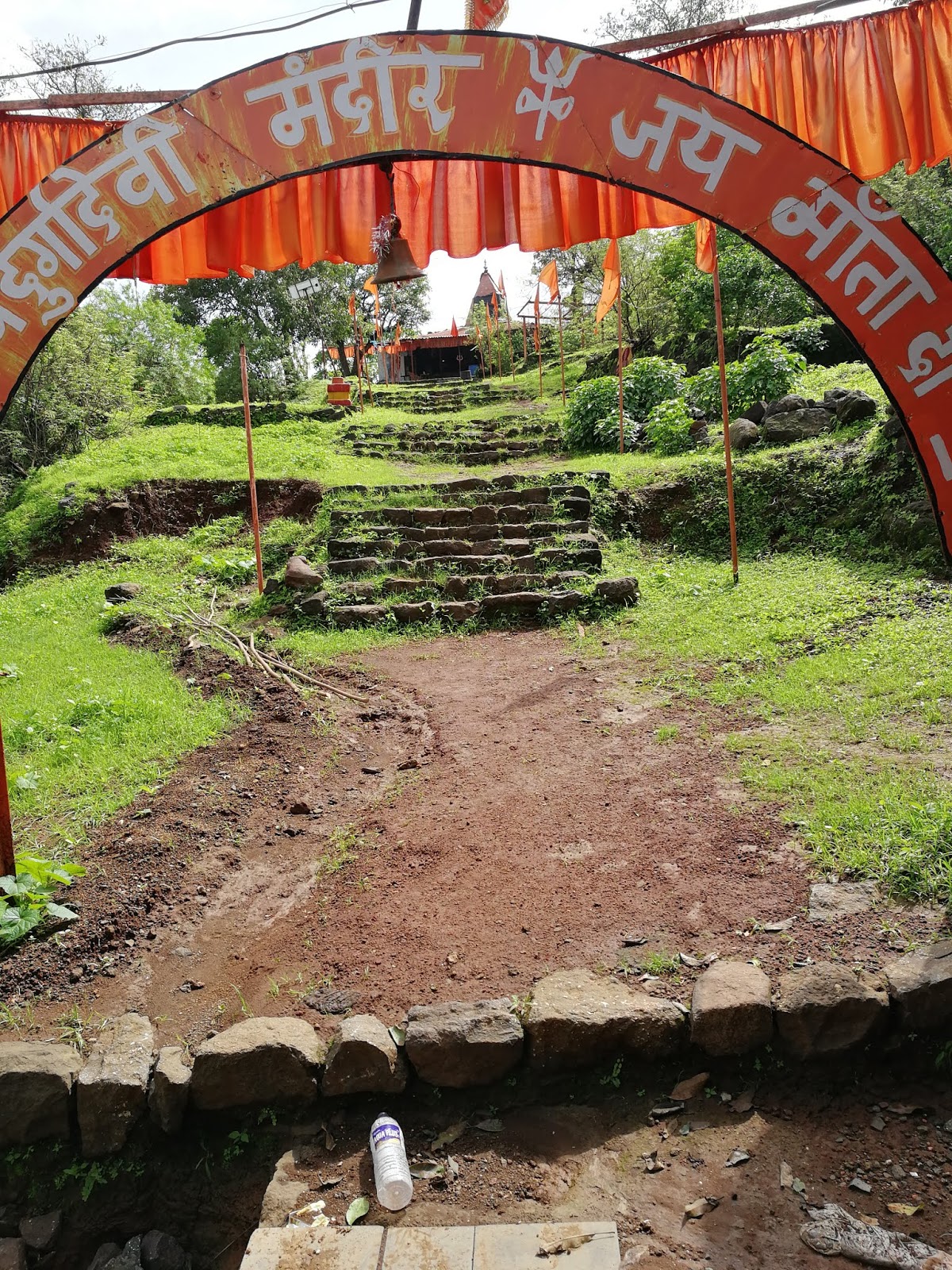 I Yearn For mountains that i have never seen: Malanggad fort: Plunder ...