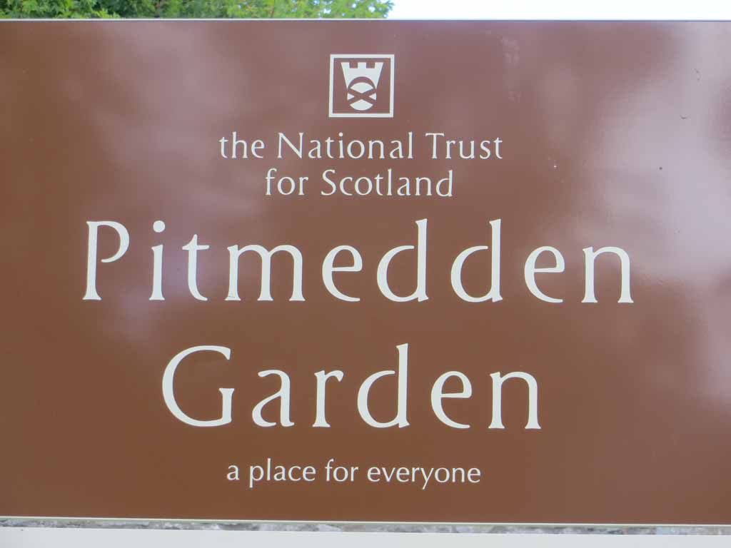 (H)all Around the World: Pitmedden Garden