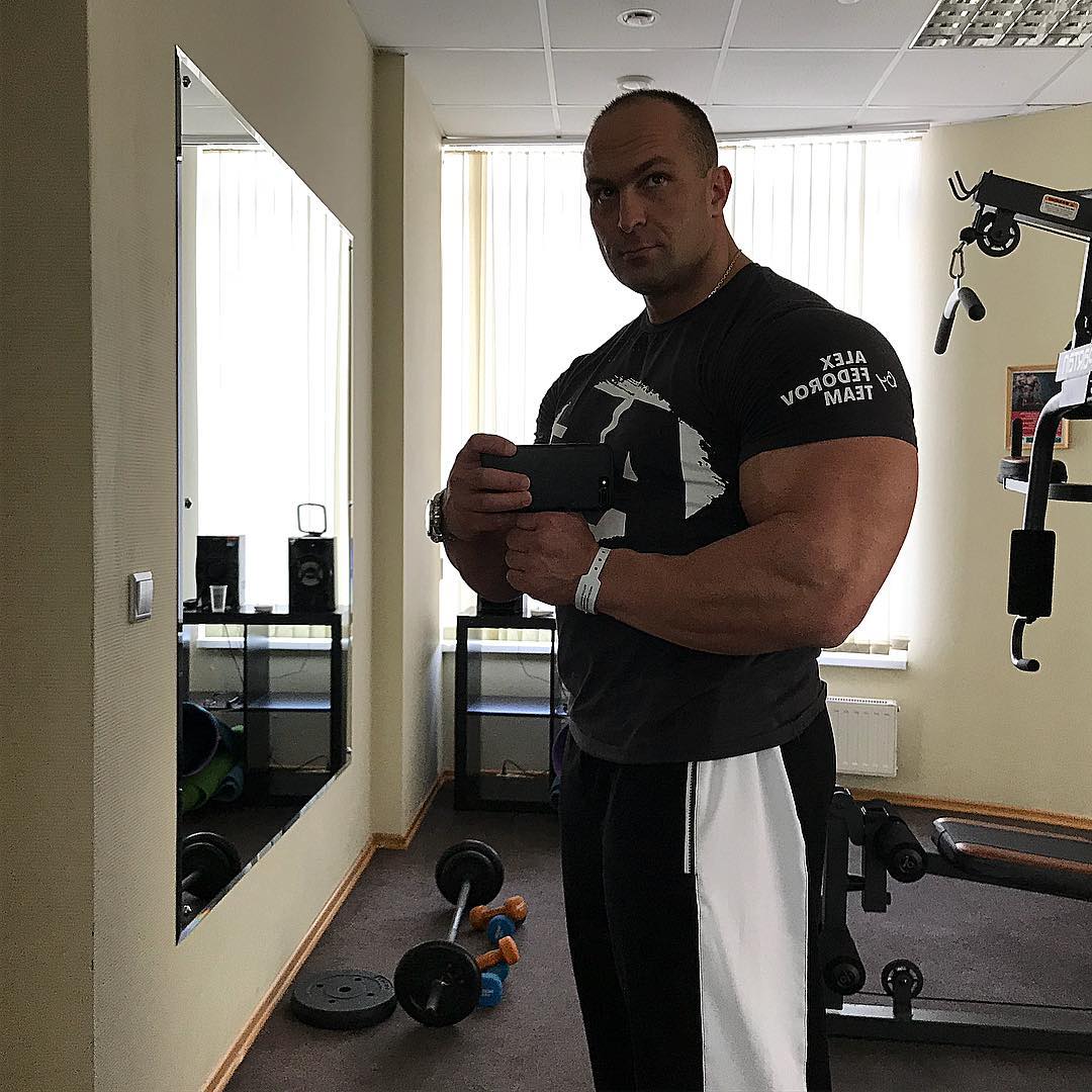 Bodybuilder Muscle Worship: Alex Fedorov Russian Tall Bodybuilder