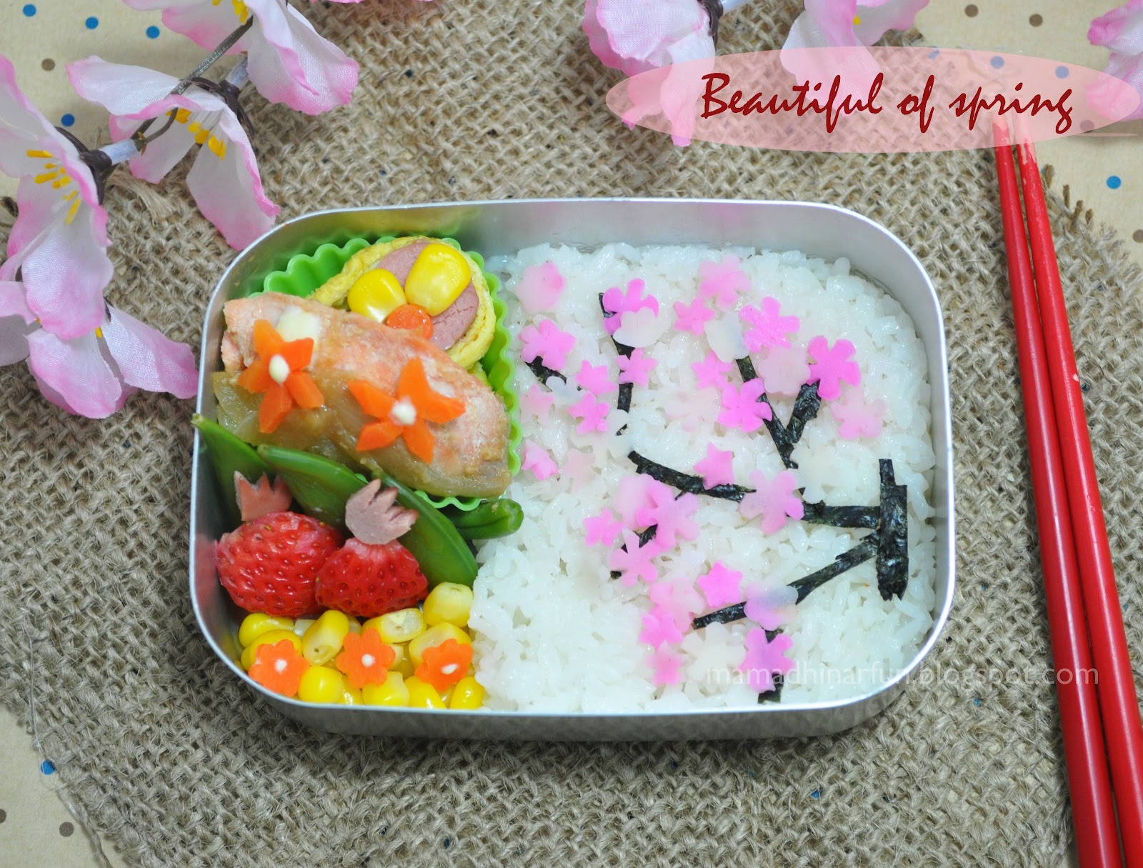 mamaDhiNar kitchen: Beautiful Spring Bento