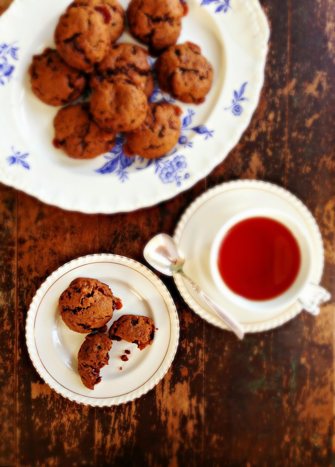 sweetsugarbean: Sticky Toffee Lentil Cookies with Dark Chocolate Chunks