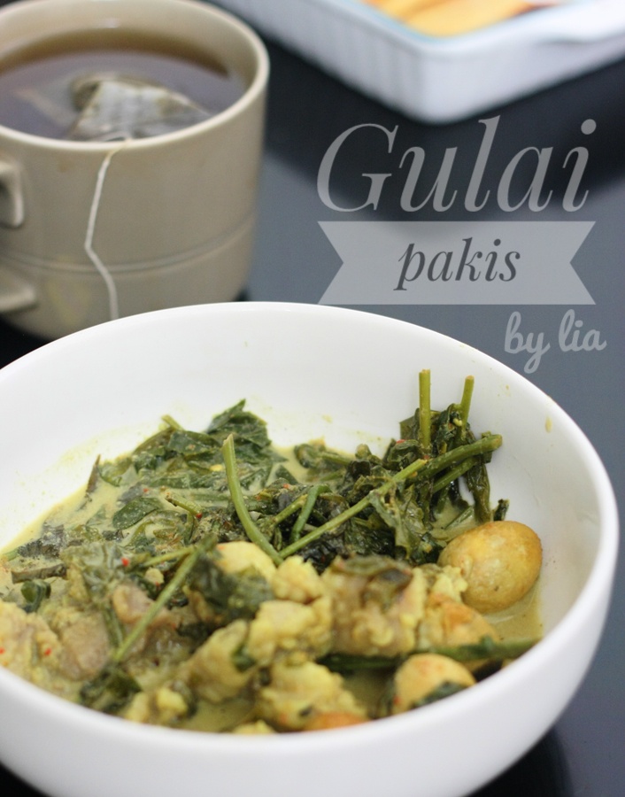 GULAI SAYUR PAKIS LEMAK