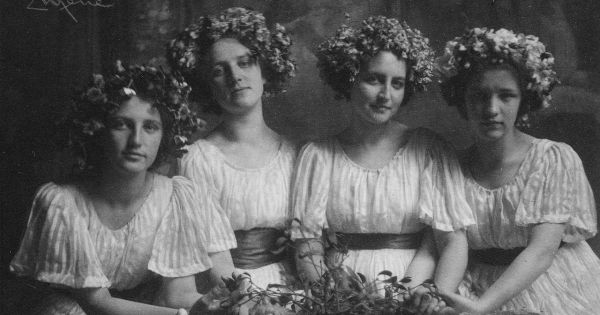 VINTAGE PHOTOGRAPHY: Four Sisters by Frank Eugene 1900s