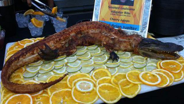 Menu Makanan Paling Ekstrim, Buaya Guling. Berani Coba? - Azpedia