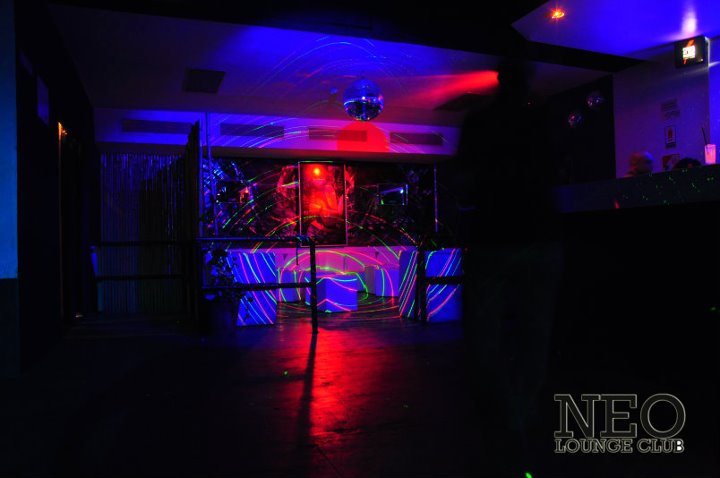 BAR / BOLICHE: NEO CLUB