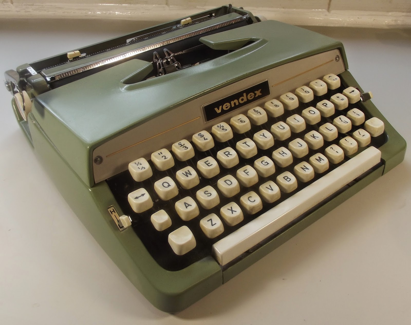 oz.Typewriter: Farewell Vendex, Farewell Bing