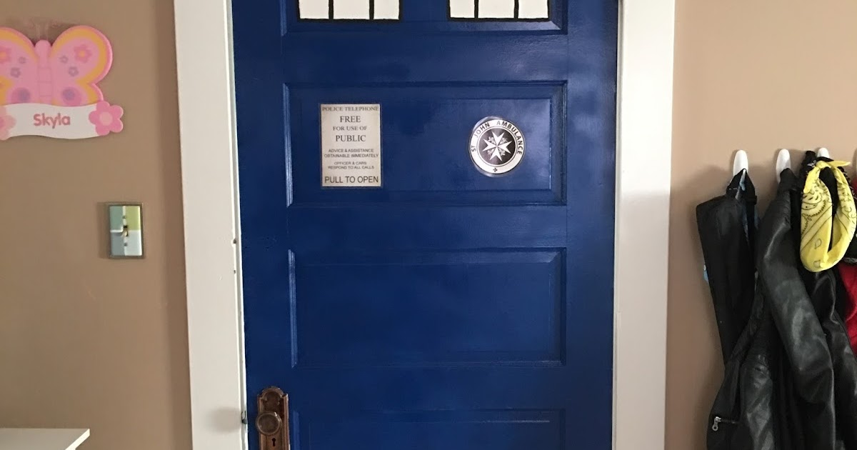The Smart Momma: DIY Police Box Door