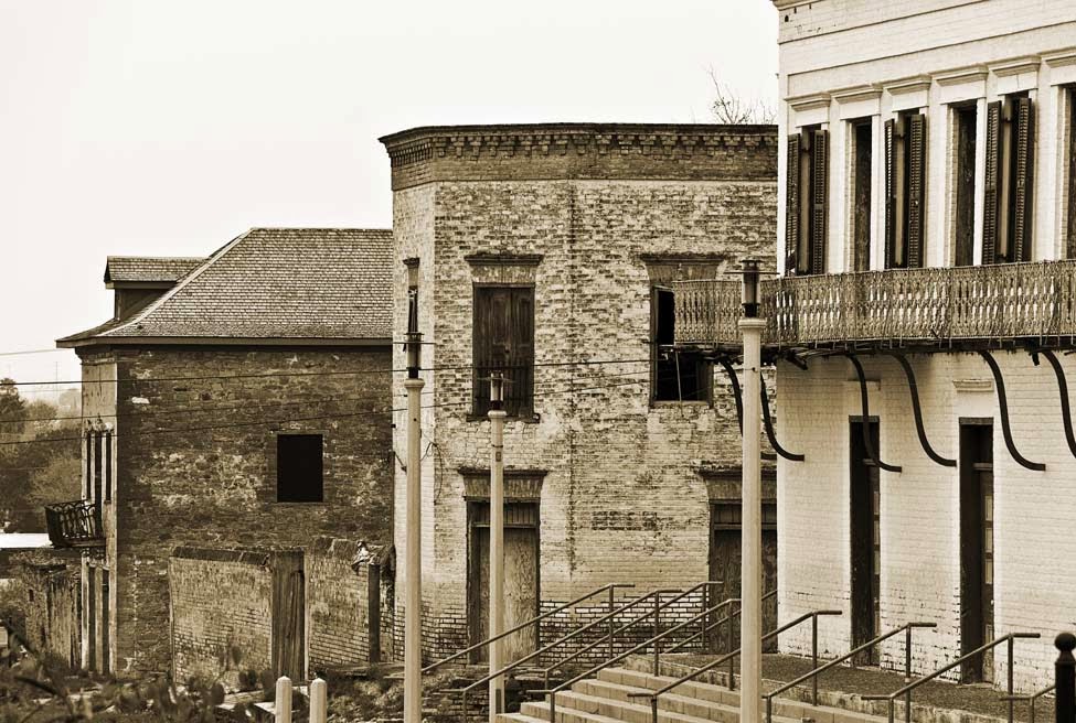 Day-to-Day Photos: Buildings on the Square in Historic Roma, TX