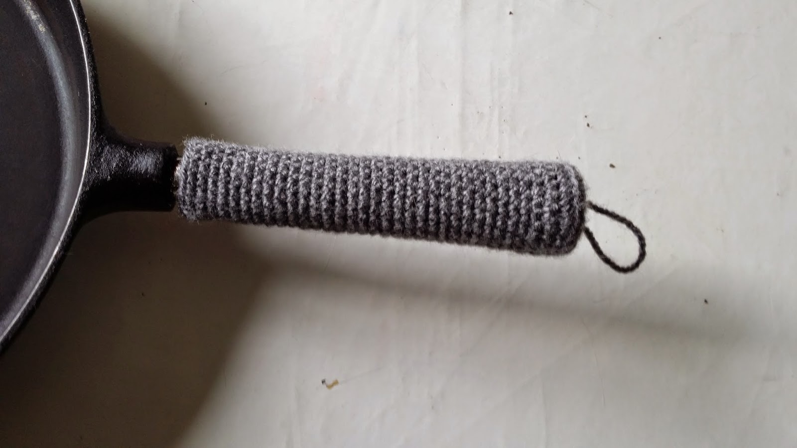 Crafter I do: Crochet pan handle cover free pattern.