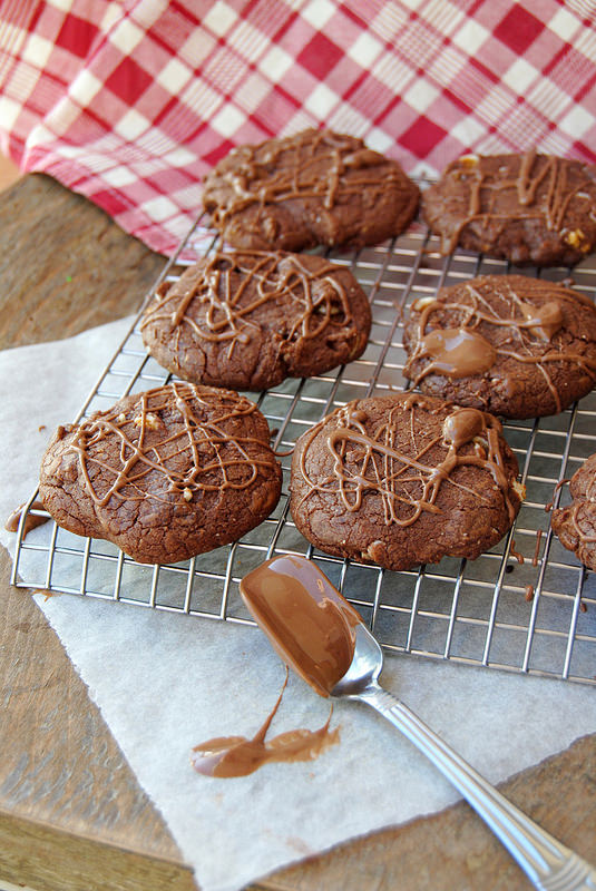 Mum's Kitchen Corner: Devil's double choc malt cookies