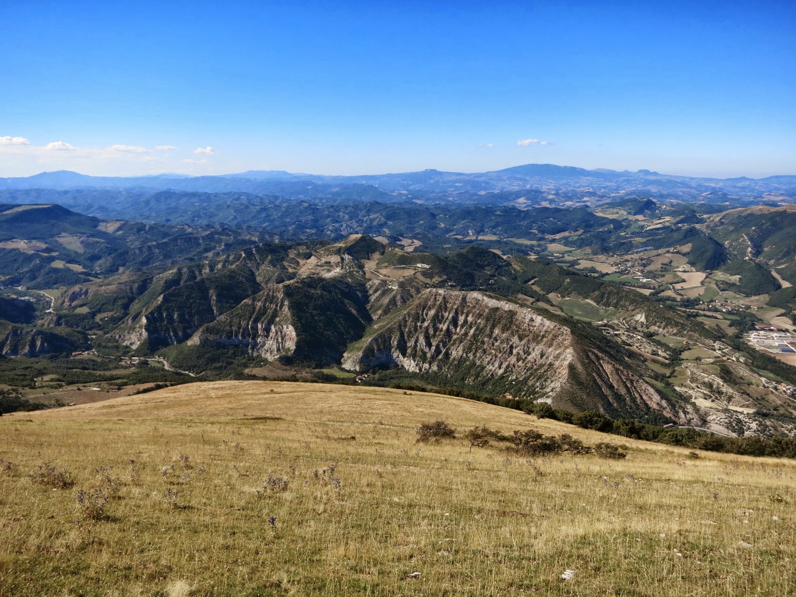 Itineris Mei: Escursione sul Monte Nerone: Dalla val d'Abisso al Rio ...