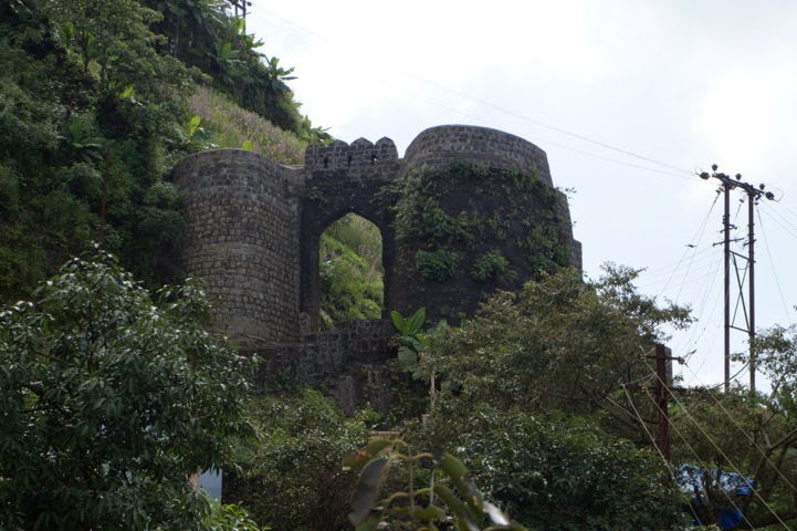 Ideal of Pune the Sinhagad fort - Forts and Treks
