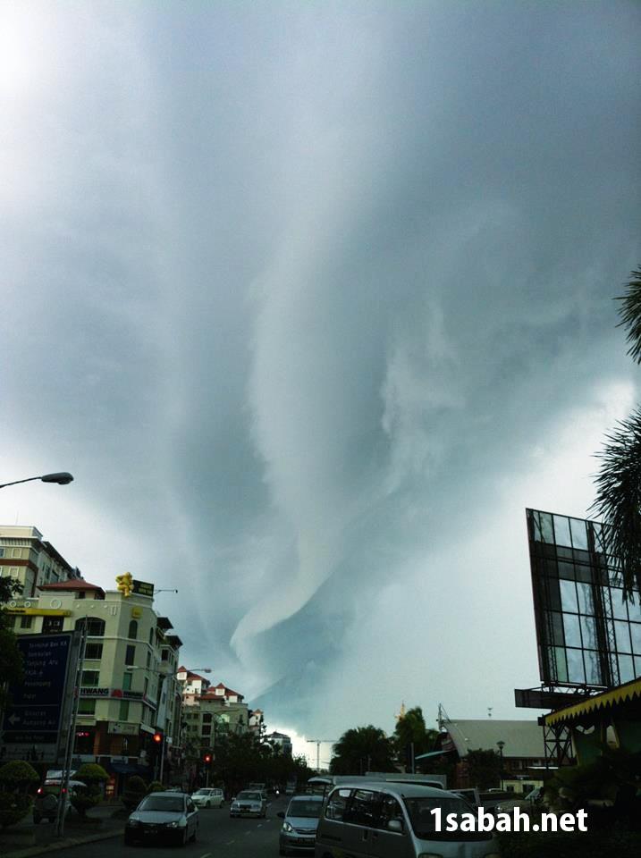 Edisi Pelik! Lagi Gambar Fenomena Awan Pelik Di Sabah - Subhanallah ...